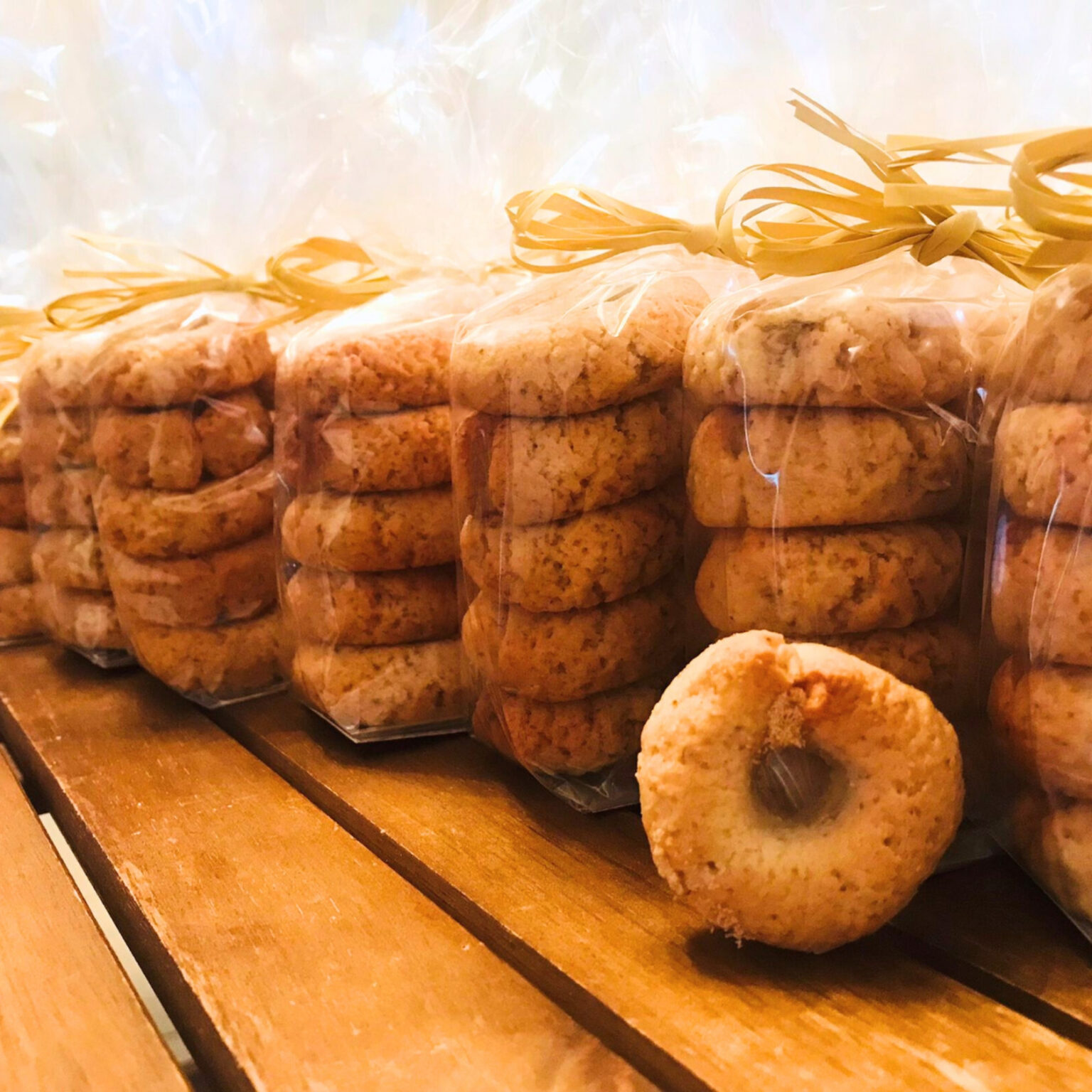 The Macaron : From Simple Biscuit to Iconic French Pastry - Newsletter
